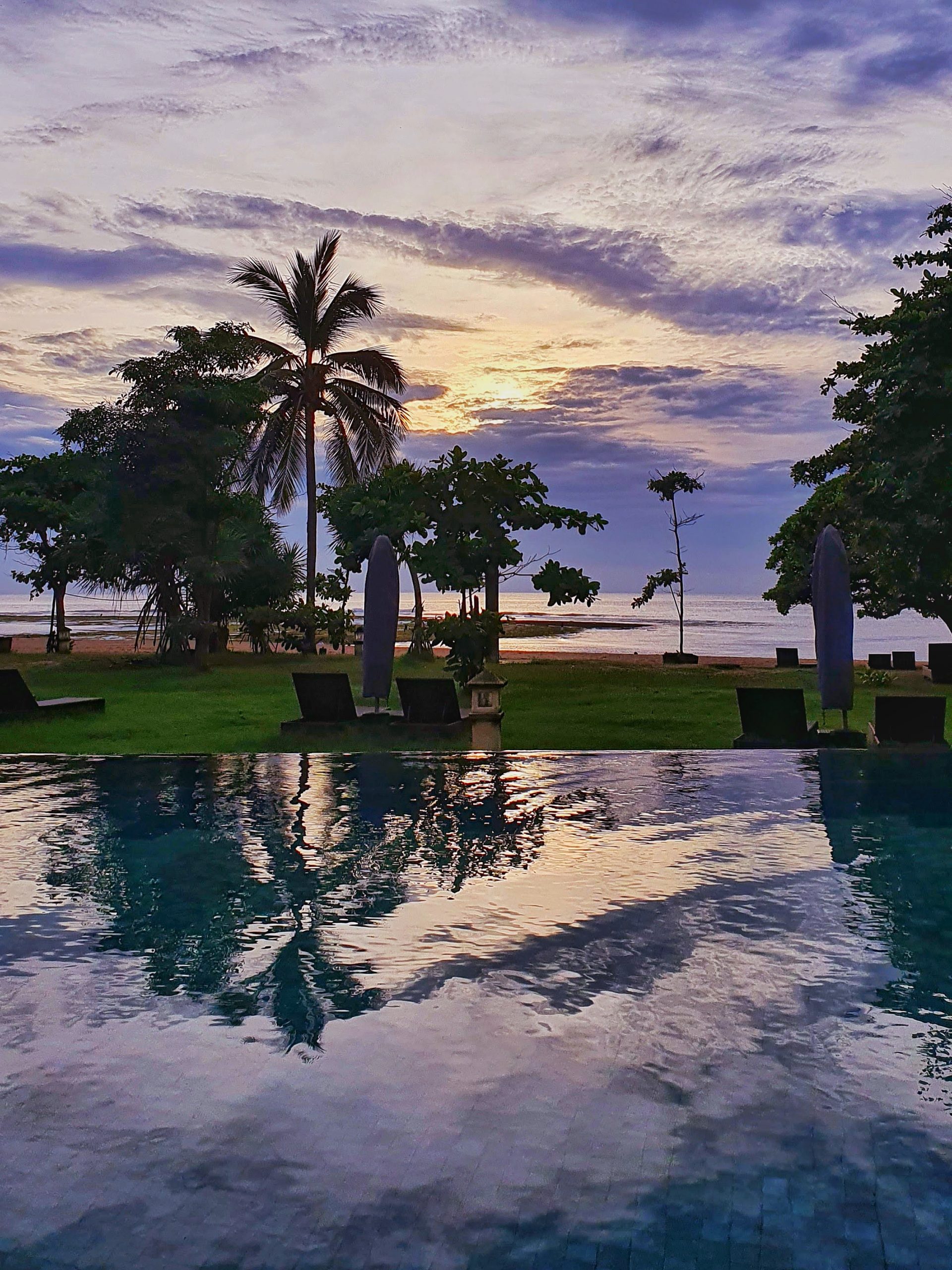 Menginap Pinggir Pantai di Merusaka Nusa Dua Bali