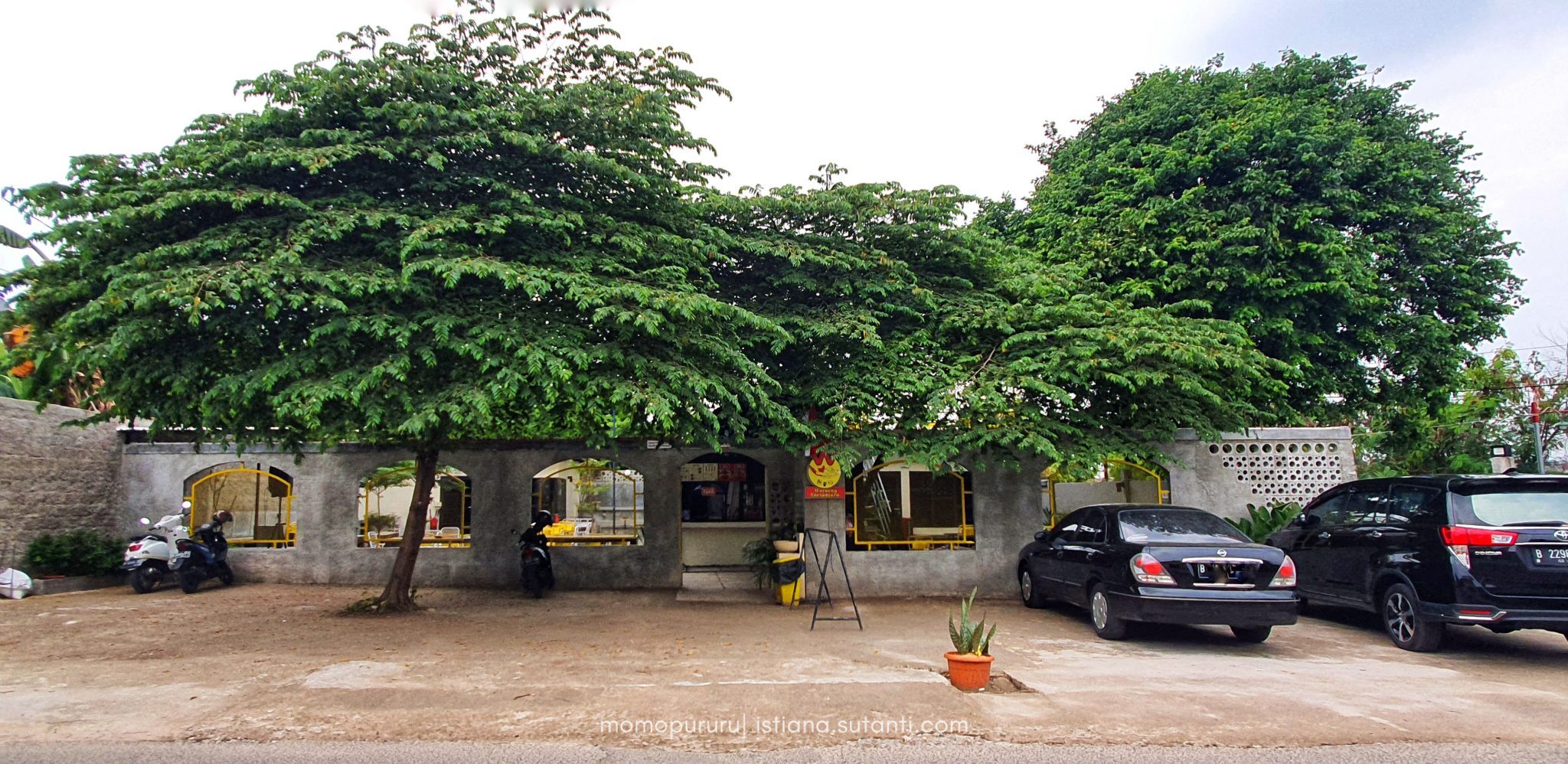 Waroeng Noesantara Juanda, Tempat Makan Kekinian yang Baru Buka di ...