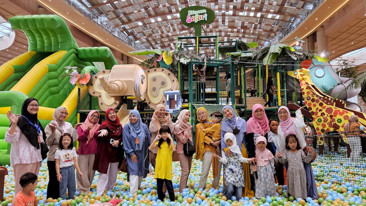 Main Seru di Kidzooona Safari Living World Cibubur