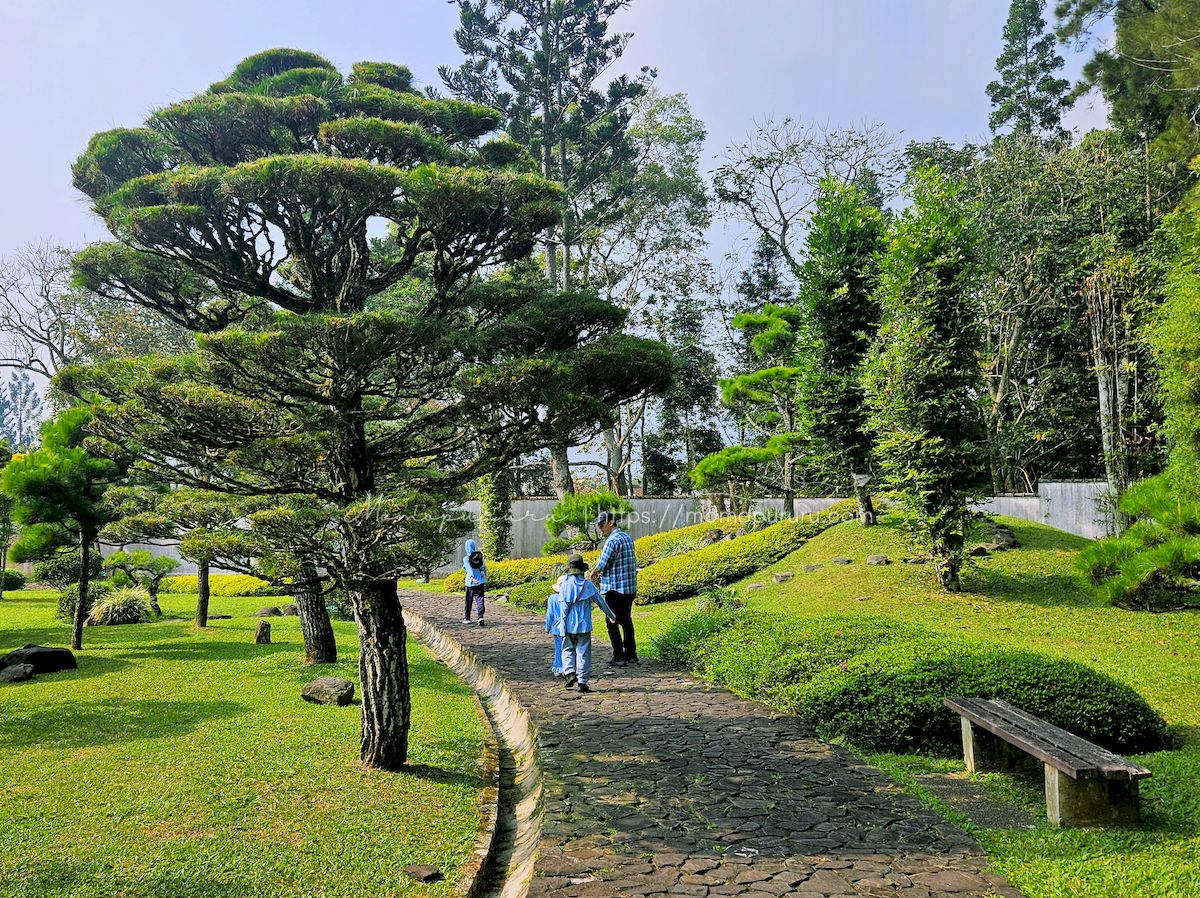 Taman Bunga Nusantara untuk Piknik Bersama Keluarga - Blog Traveling ...
