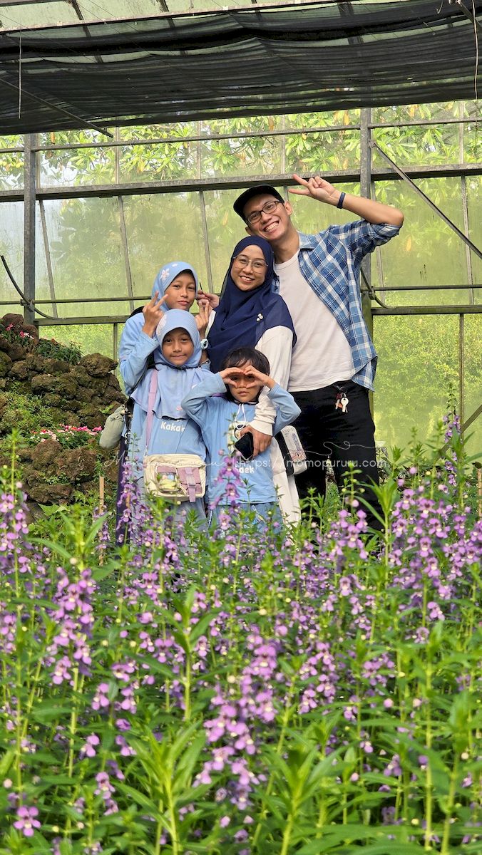 Taman Bunga Nusantara untuk Piknik Bersama Keluarga - Blog Traveling ...